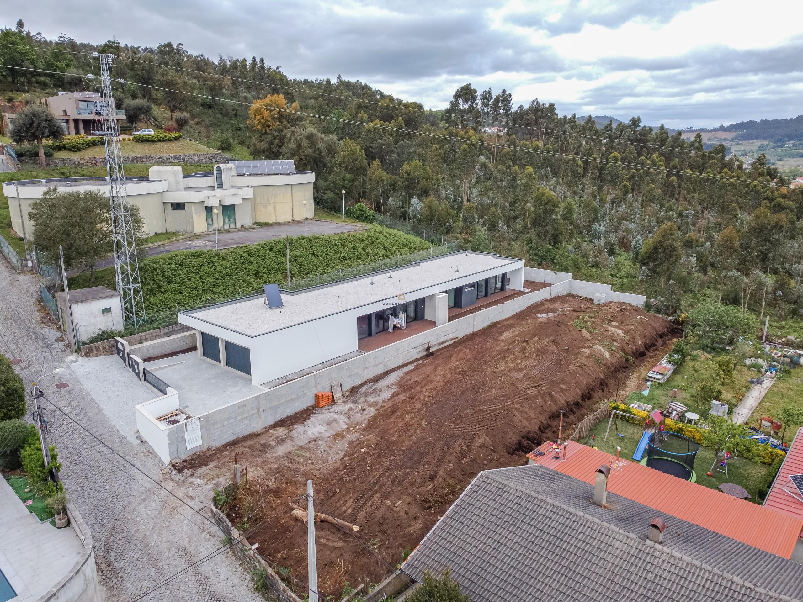 Terreno com 700m2 em Joane – Concept Living